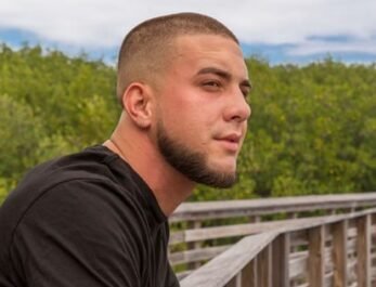 The Number 1 Buzz Cut: Pictures, Length, Trim, More • Ready Sleek