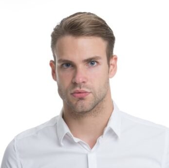 4 On The Sides Haircuts: Pictures, Styles, Benefits • Ready Sleek