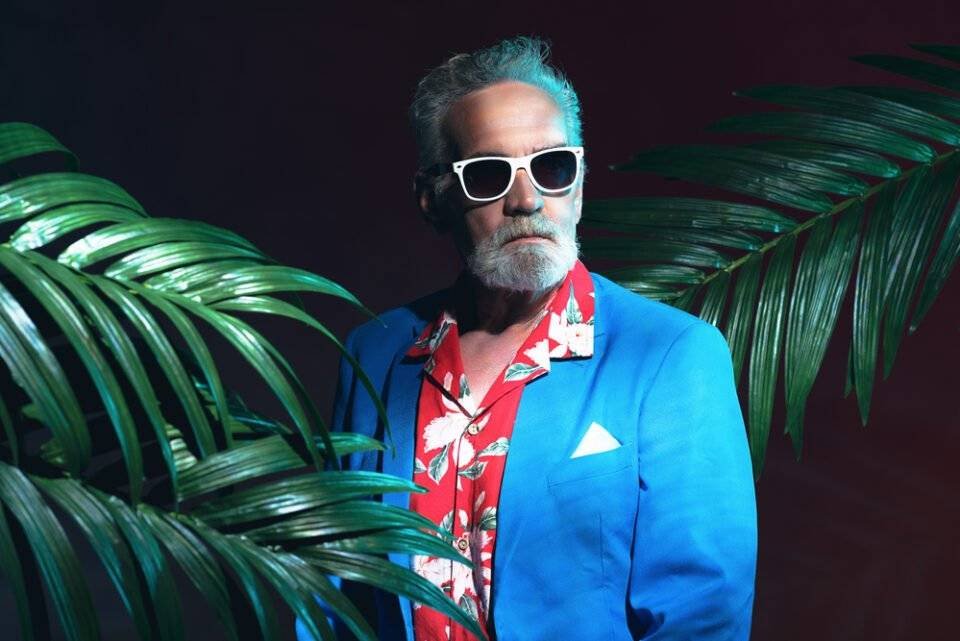 How To Wear Hawaiian Shirts With Suits And Blazers • Ready Sleek