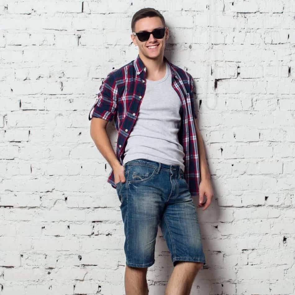 How To Wear A Flannel Shirt Over A T-Shirt (7 Tips) • Ready Sleek