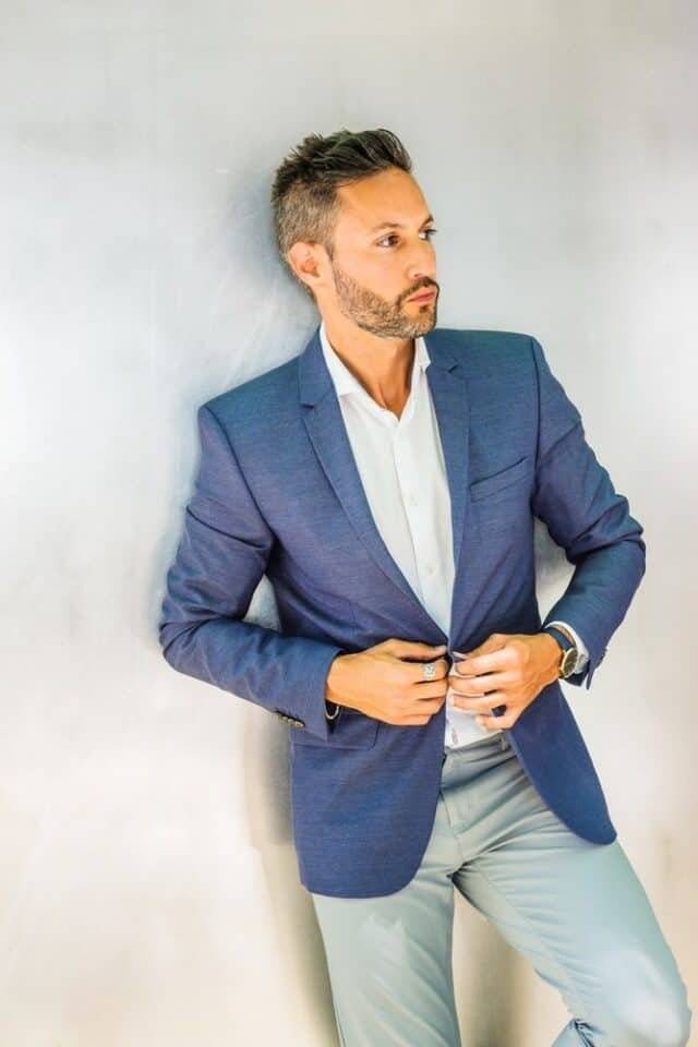 How To Wear A Sport Coat With Khakis (6 Tips) • Ready Sleek